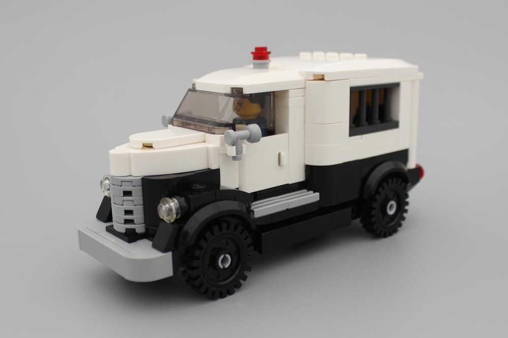 LEGO MOC Vintage Police Van by Leewan | Rebrickable - Build with LEGO