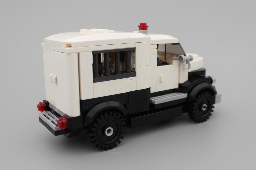 LEGO MOC Vintage Police Van by Leewan | Rebrickable - Build with LEGO