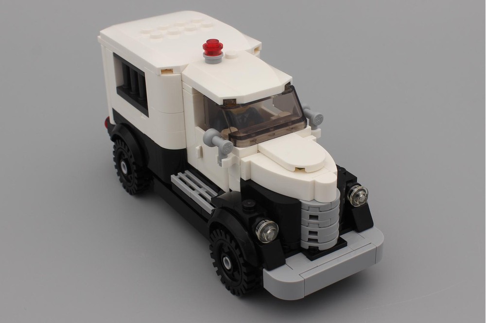 LEGO MOC Vintage Police Van by Leewan | Rebrickable - Build with LEGO