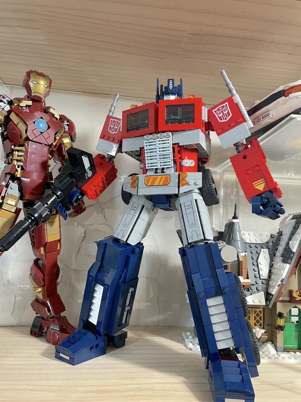 LEGO MOC-116085 10302 Optimus Prime leg mod by Reeves_c | Rebrickable ...