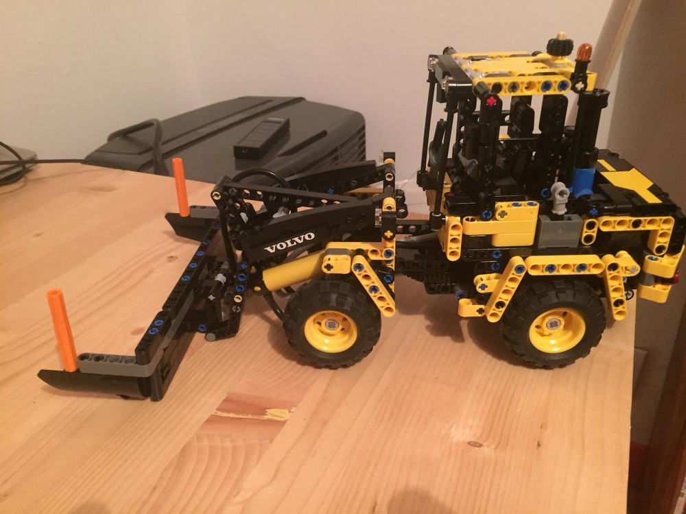 LEGO MOC 42053-B model snow scraper by GaitQuebec | Rebrickable - Build ...