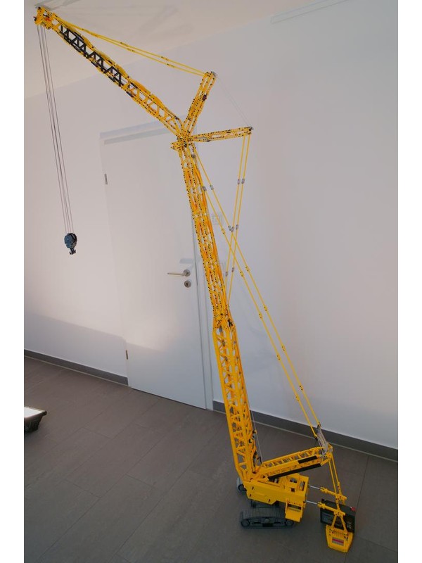 LEGO MOC Liebherr LR 11000 Mk1 Crawler Crane by tobborimm | Rebrickable ...