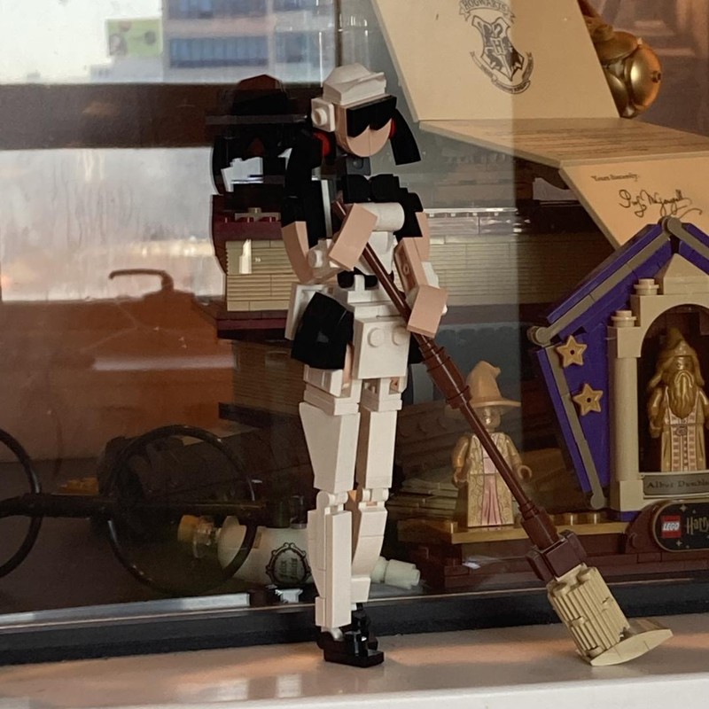 LEGO MOC Maid by BreadBrick | Rebrickable - Build with LEGO