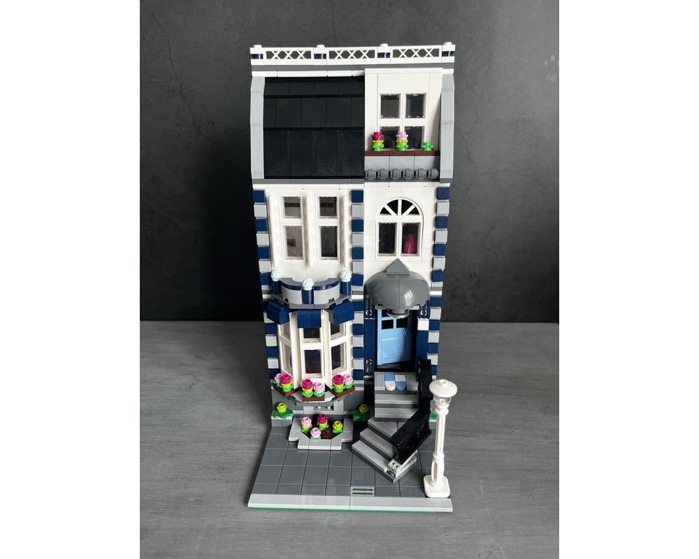 LEGO MOC Affordable Modular Blue & White Townhouse by MakeorBrick ...