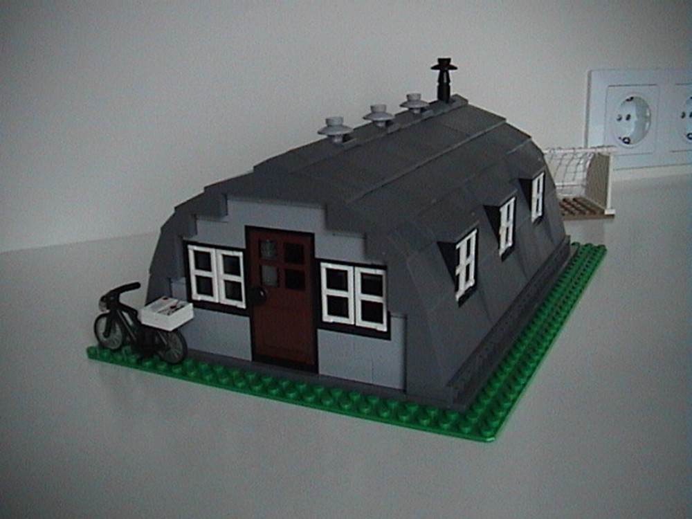LEGO MOC Nissenhut RAF Sleeping Quarters by Lucky-Ramses | Rebrickable ...