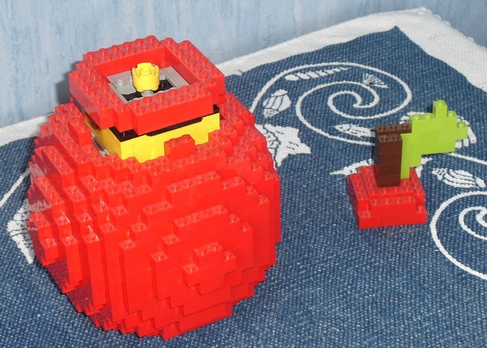 LEGO MOC Secret Apple by Brickup.de | Rebrickable - Build with LEGO
