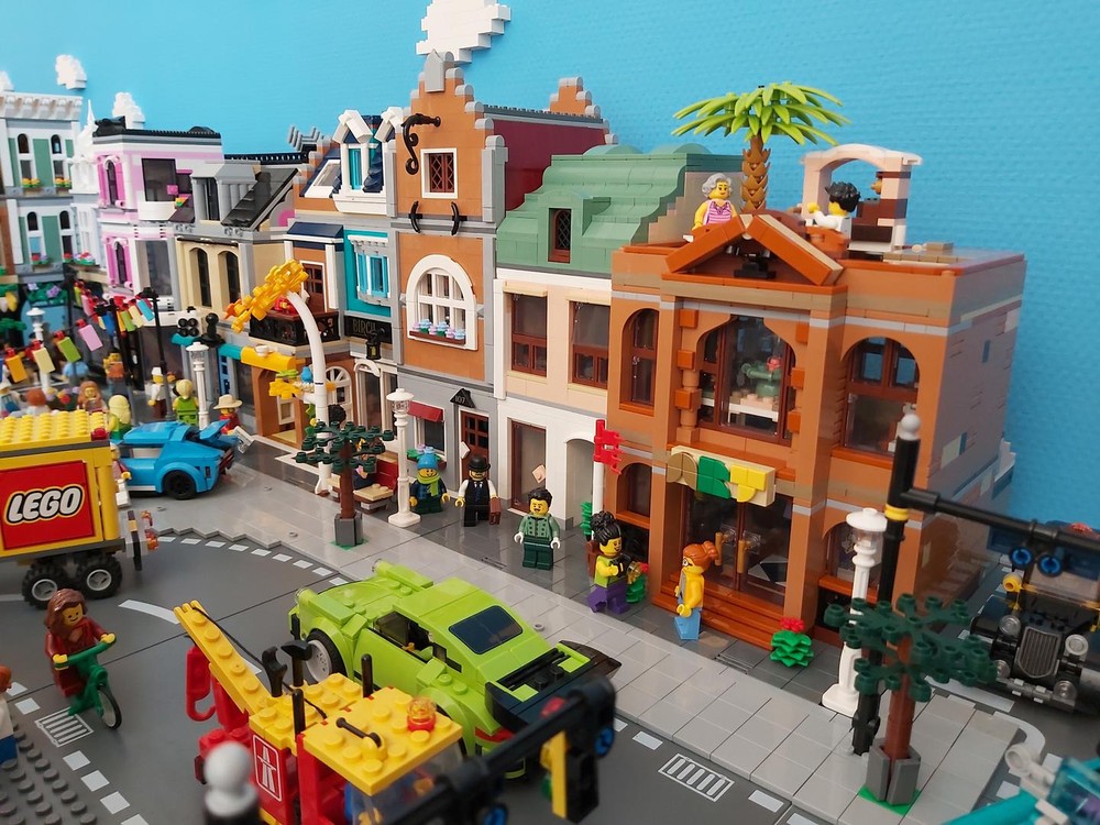 LEGO MOC Exciting Exhibition (alt build of Boutique Hotel - 10297) by ...
