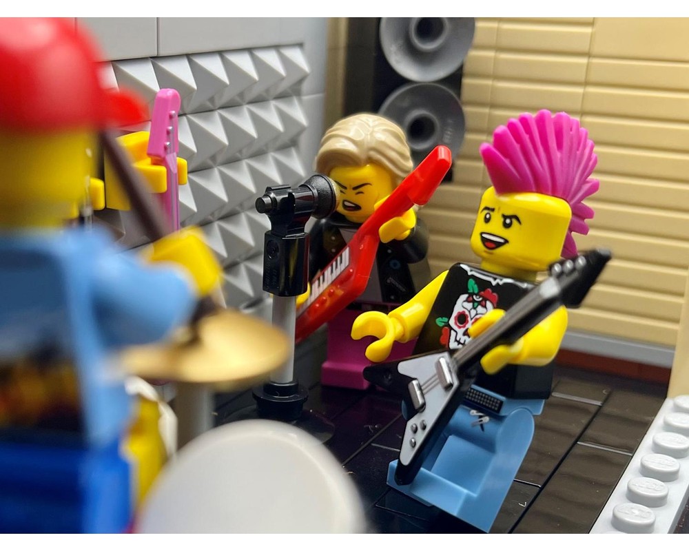 LEGO MOC Grimmauld Guitar Shop - Townhomes & Music Store by ...