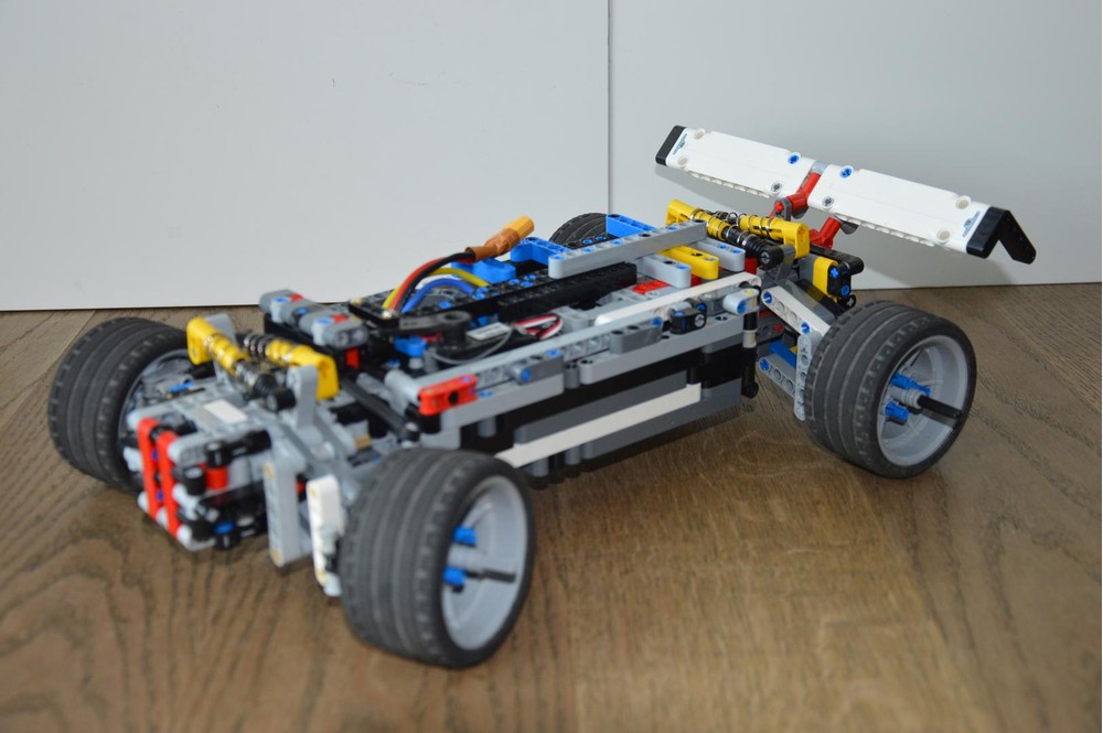 LEGO MOC 4WD RC Lego Car by Ice Brick | Rebrickable - Build with LEGO