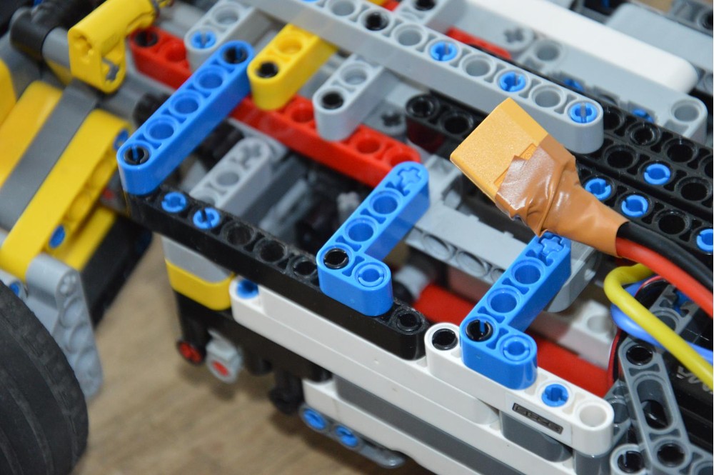 LEGO MOC 4WD RC Lego Car by Ice Brick | Rebrickable - Build with LEGO