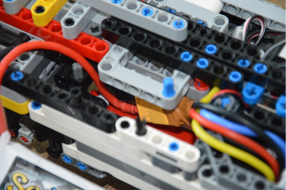 LEGO MOC 4WD RC Lego Car by Ice Brick | Rebrickable - Build with LEGO