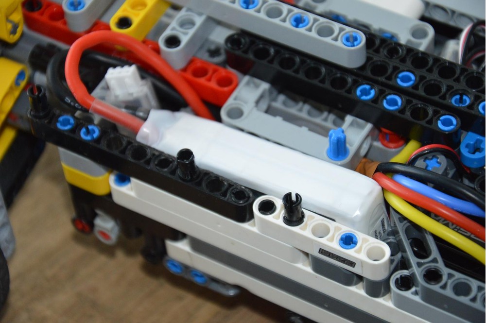 LEGO MOC 4WD RC Lego Car by Ice Brick | Rebrickable - Build with LEGO