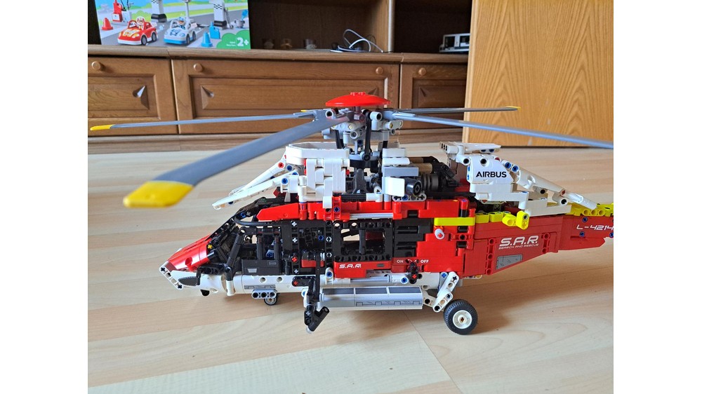 LEGO MOC 42145 rotor cover mod by efferman | Rebrickable - Build with LEGO