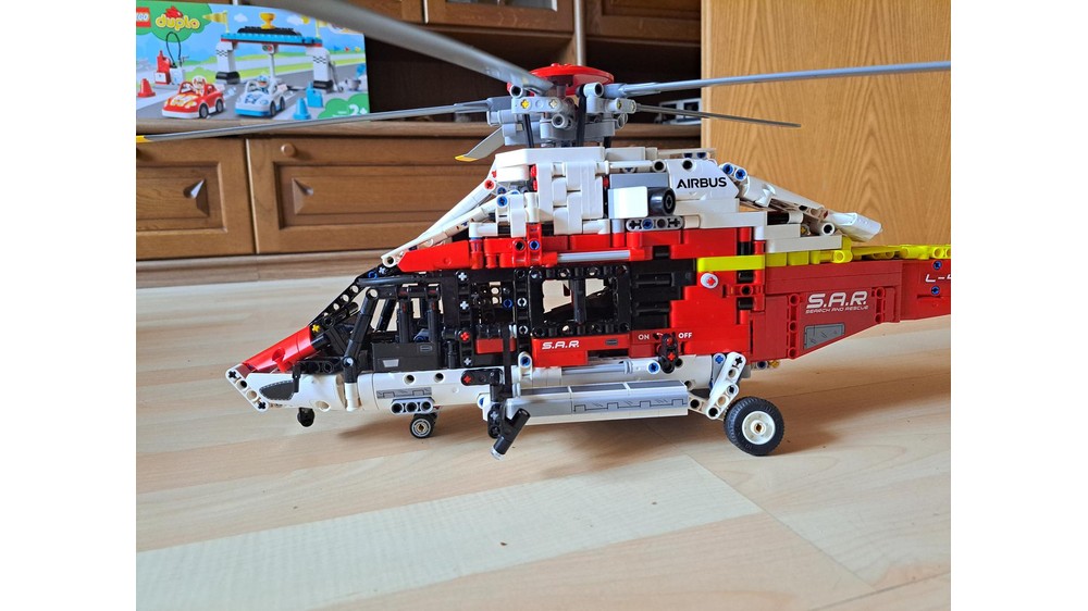 LEGO MOC 42145 rotor cover mod by efferman | Rebrickable - Build with LEGO