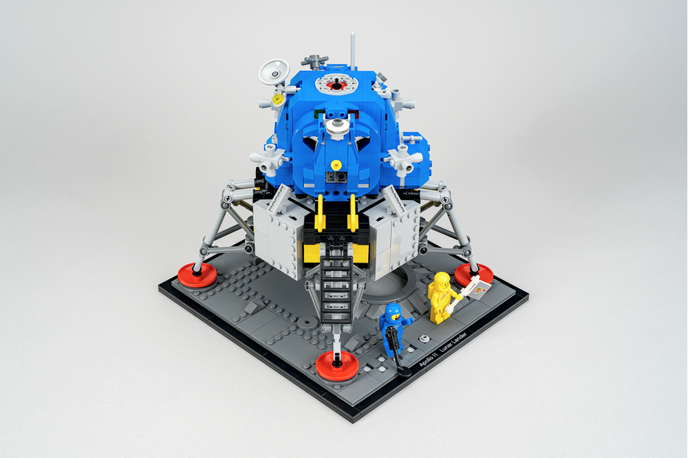 Lego Moc Classic Space Lunar Lander By Simon Lenz Rebrickable