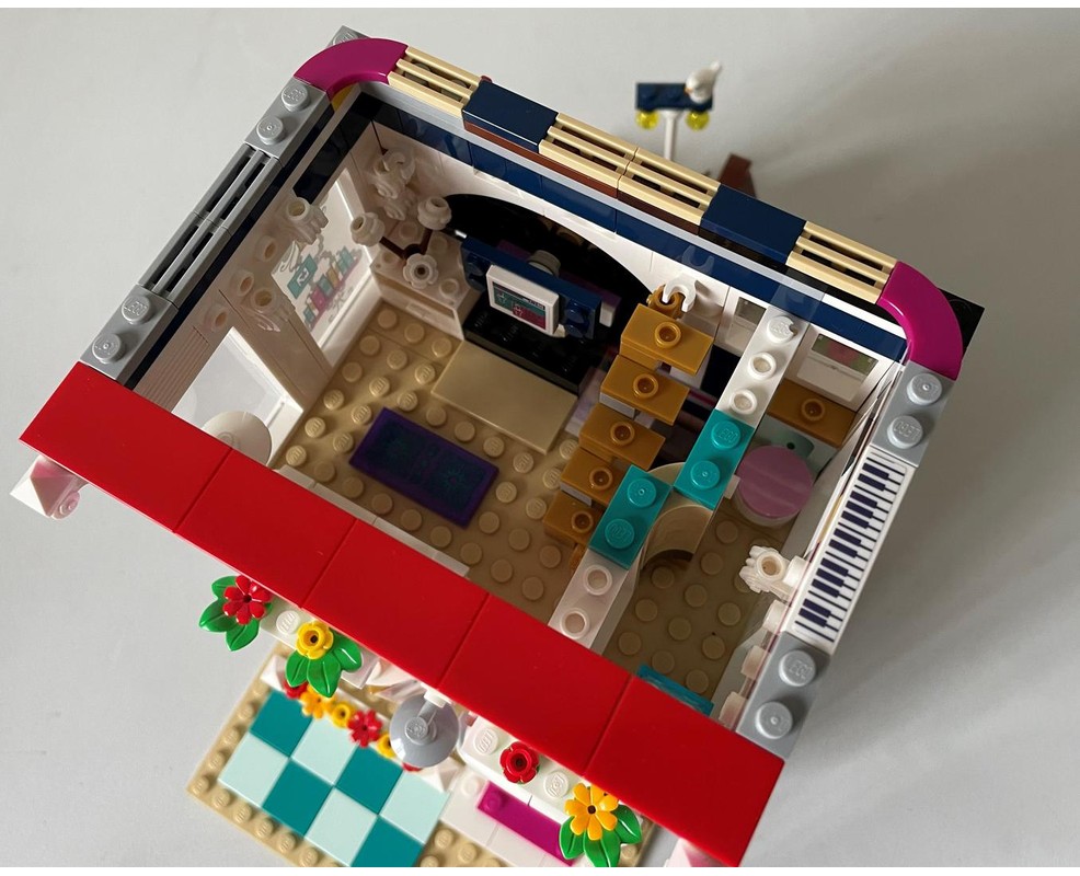 LEGO MOC 3 Storey Town House Modular 41684 Alternate build by re-bricked | Rebrickable - Build ...