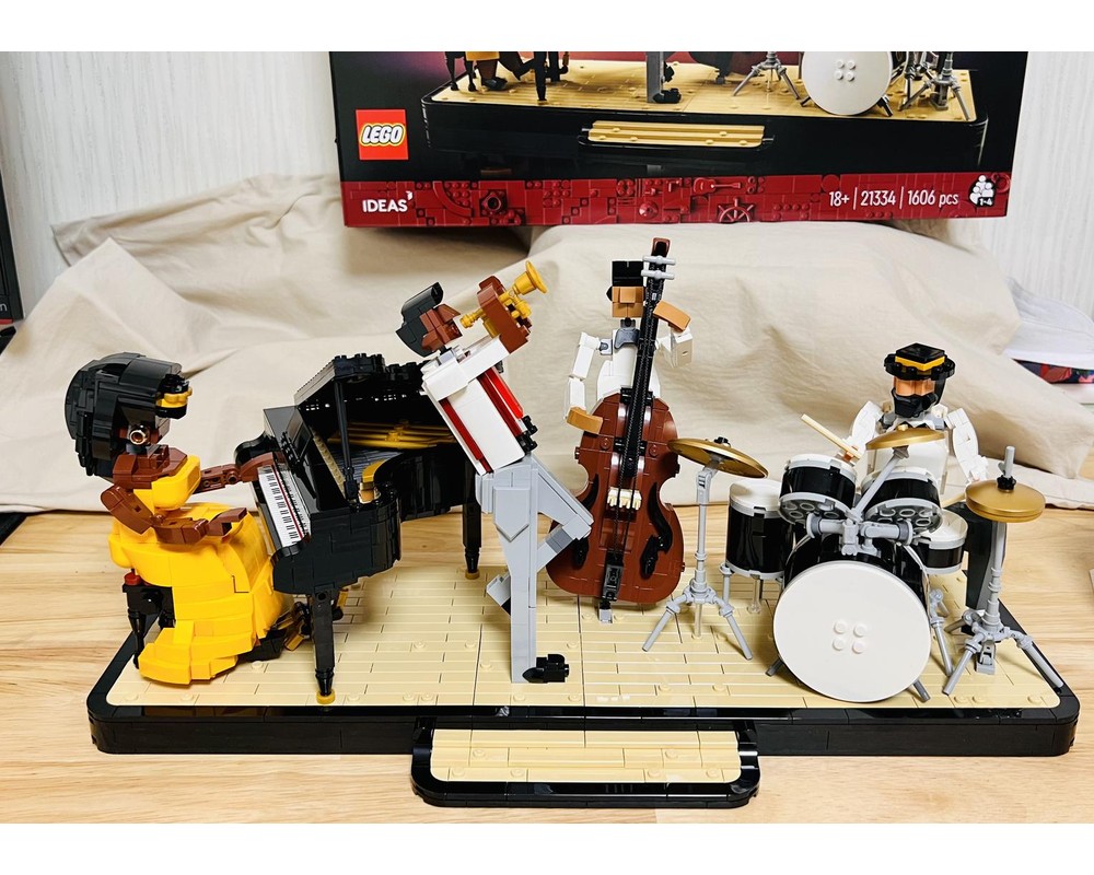 LEGO MOC Classical pianist - 21334 modification by JunoHY | Rebrickable ...