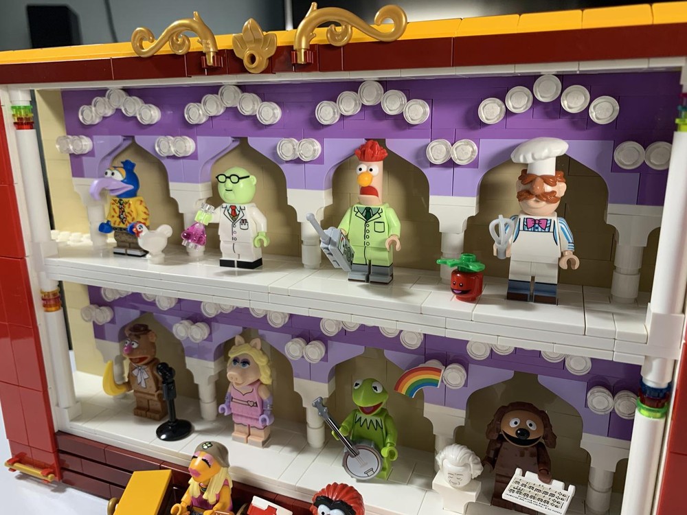LEGO MOC Muppets Mini Figure Stand by SimpleGeek | Rebrickable - Build ...