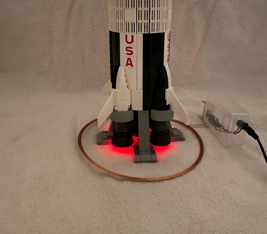 LEGO MOC Saturn V stand and Engine Lights by uberdude | Rebrickable ...