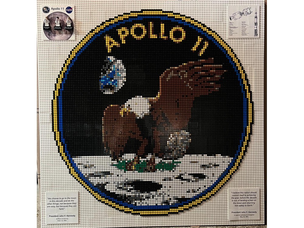 LEGO MOC Apollo 11 Patch Mosaic by hawkfan08 | Rebrickable - Build with ...