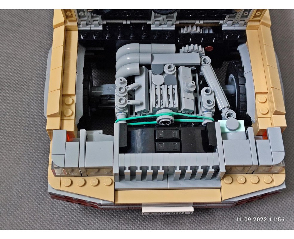 LEGO MOC Lincoln Town Car 1990 by syzygy87 | Rebrickable - Build with LEGO