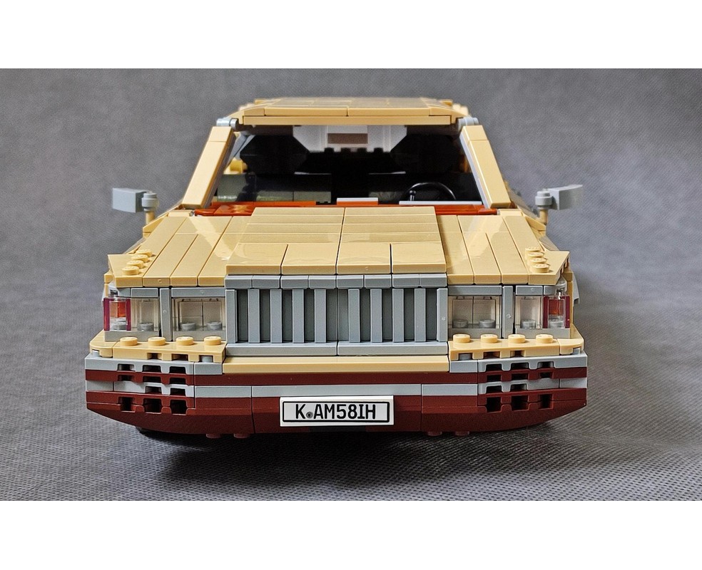 LEGO MOC Lincoln Town Car 1990 by syzygy87 | Rebrickable - Build with LEGO