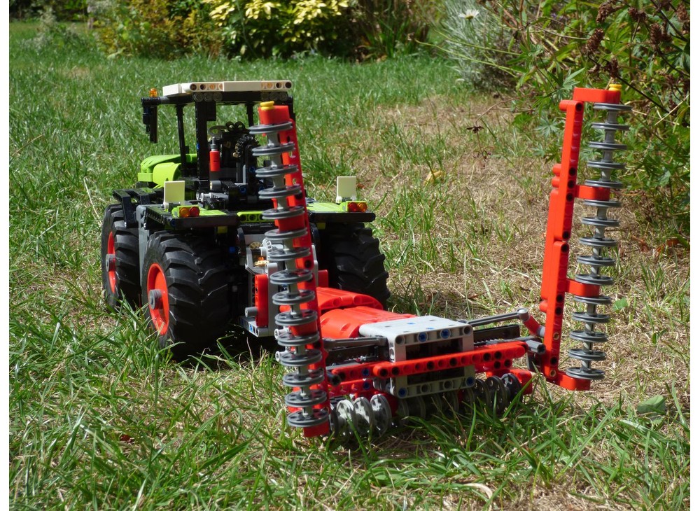 LEGO MOC Folding harrow for Claas Xerion 5000 by BillBooma ...