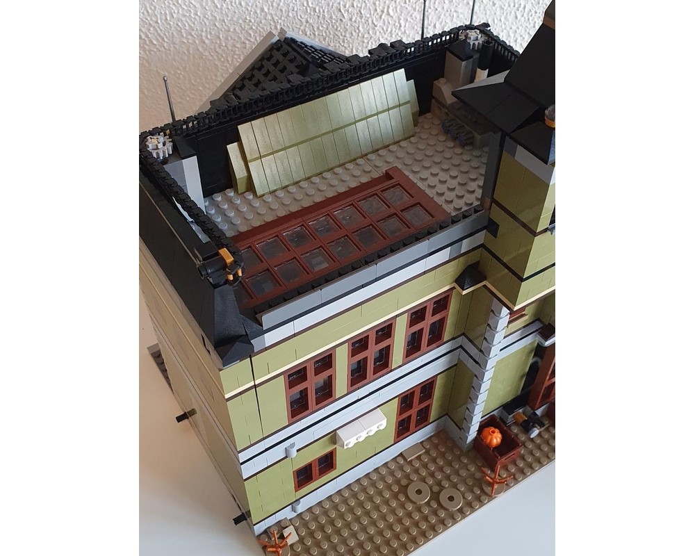 LEGO MOC Museum of Exploration and Adventure by Gr33tje13 | Rebrickable ...