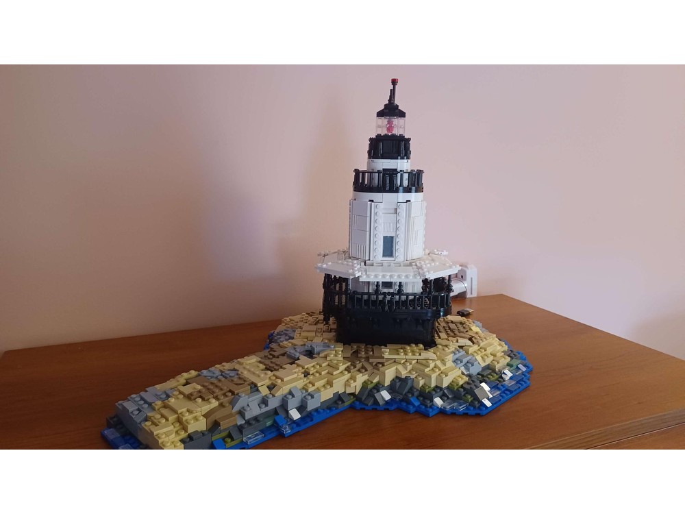 LEGO MOC Spring Point Ledge Lighthouse with base by Penguins and ...