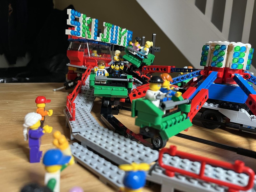 Lego Moc Fairground Ski Jump Ride By Gdale Rebrickable Build With Lego