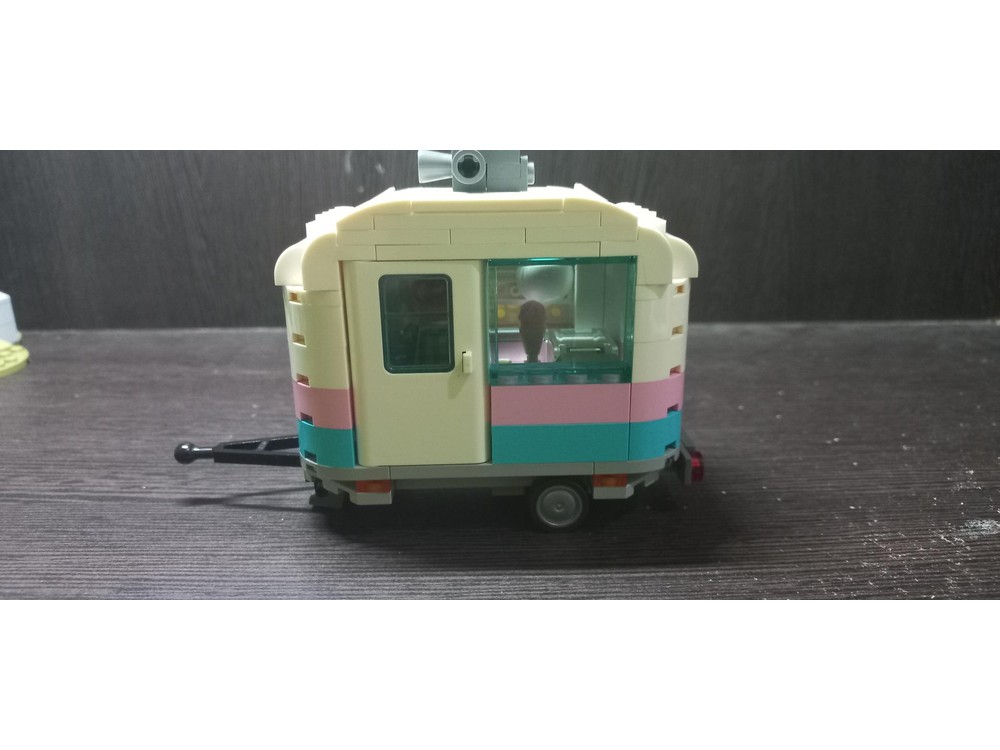LEGO MOC Ice Cream Caravan by Nitweiy | Rebrickable - Build with LEGO