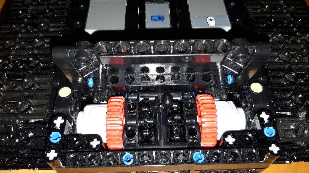 LEGO MOC Ripsaw by Ritzmo | Rebrickable - Build with LEGO