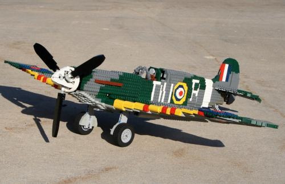 LEGO MOC Spitfire MkIIa by thirdwigg | Rebrickable - Build with LEGO