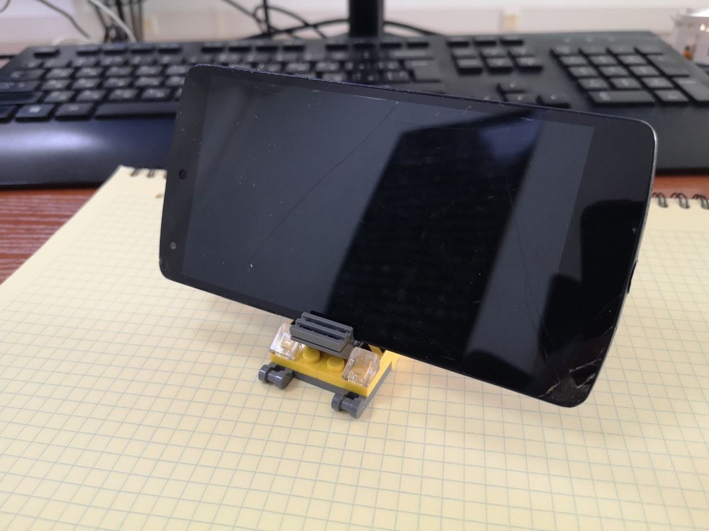 Lego Moc Tiny Stand For Mobile Phone By Markthis Rebrickable Build