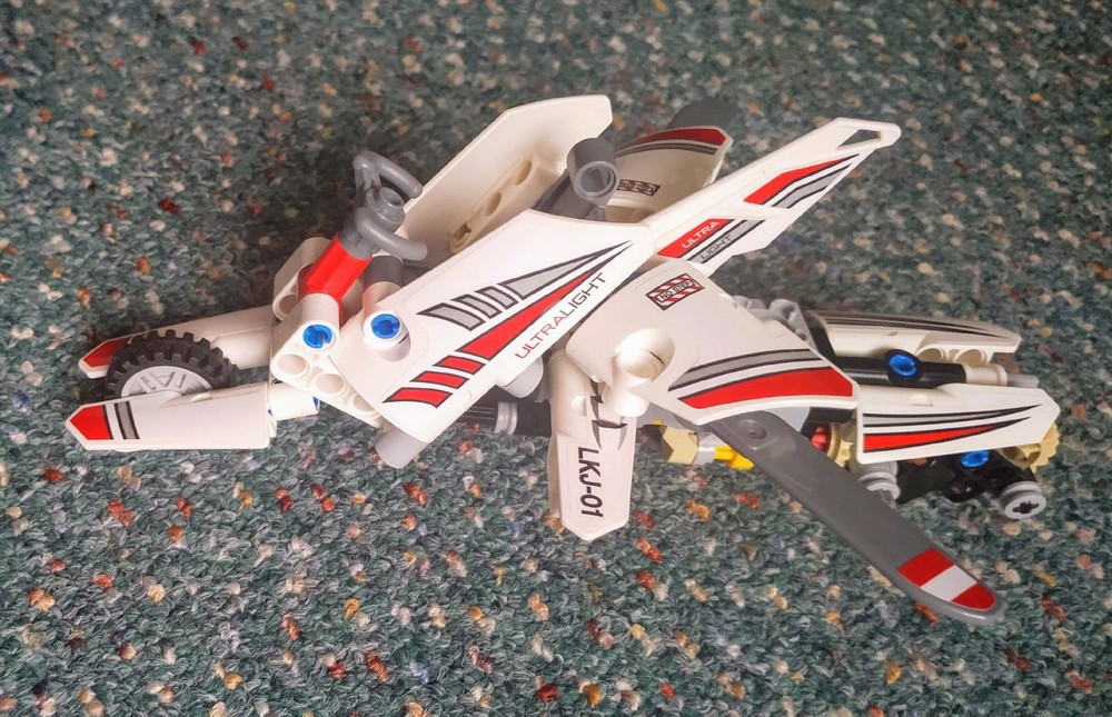 LEGO MOC Flybike by kamila | Rebrickable - Build with LEGO