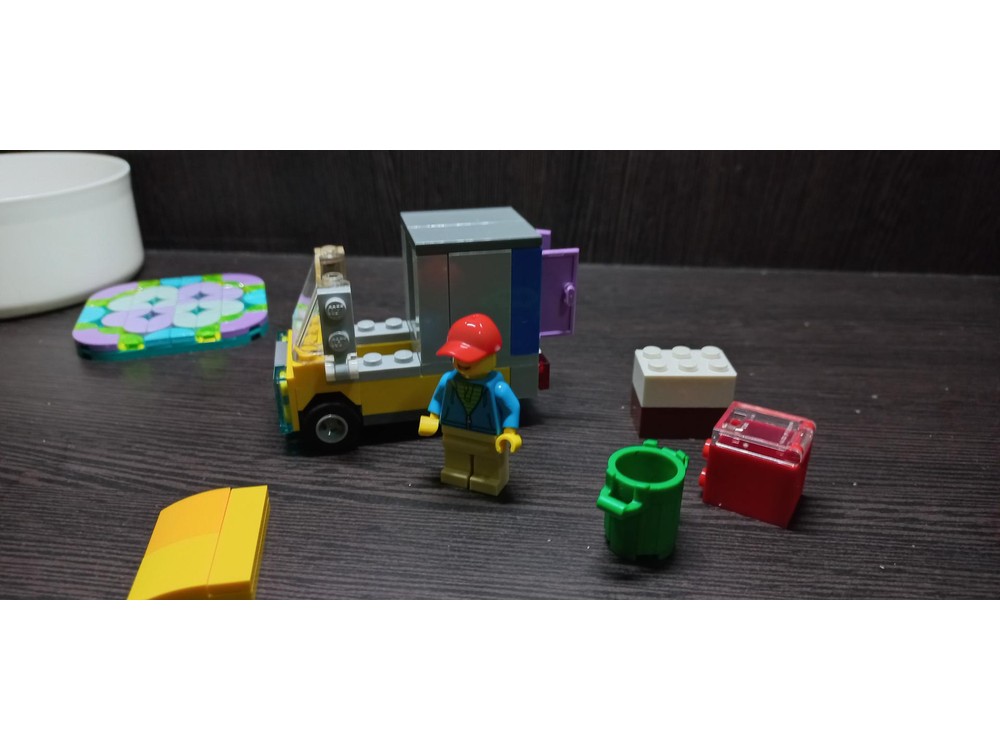 Lego Moc Mini Yellow Delivery Truck By Nitweiy Rebrickable Build