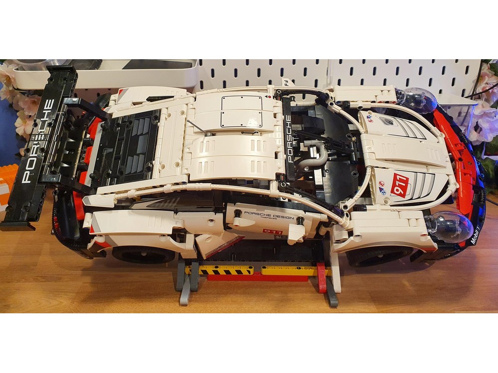 LEGO MOC Display Stand for Porsche 911 RSR and Ferrari 488 GTE by ...