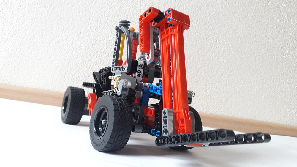 LEGO MOC Heavy duty forklift by Tapitus_totalus | Rebrickable - Build ...