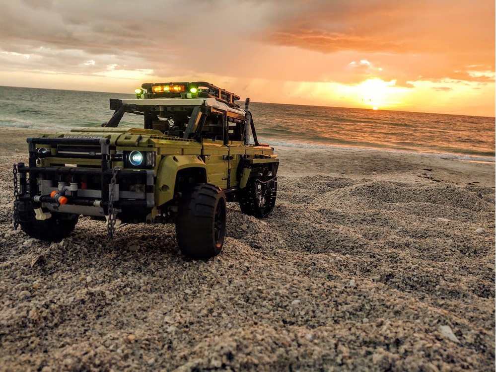 LEGO MOC La Centaura (Defender Half-Track) by ElliL3go | Rebrickable ...