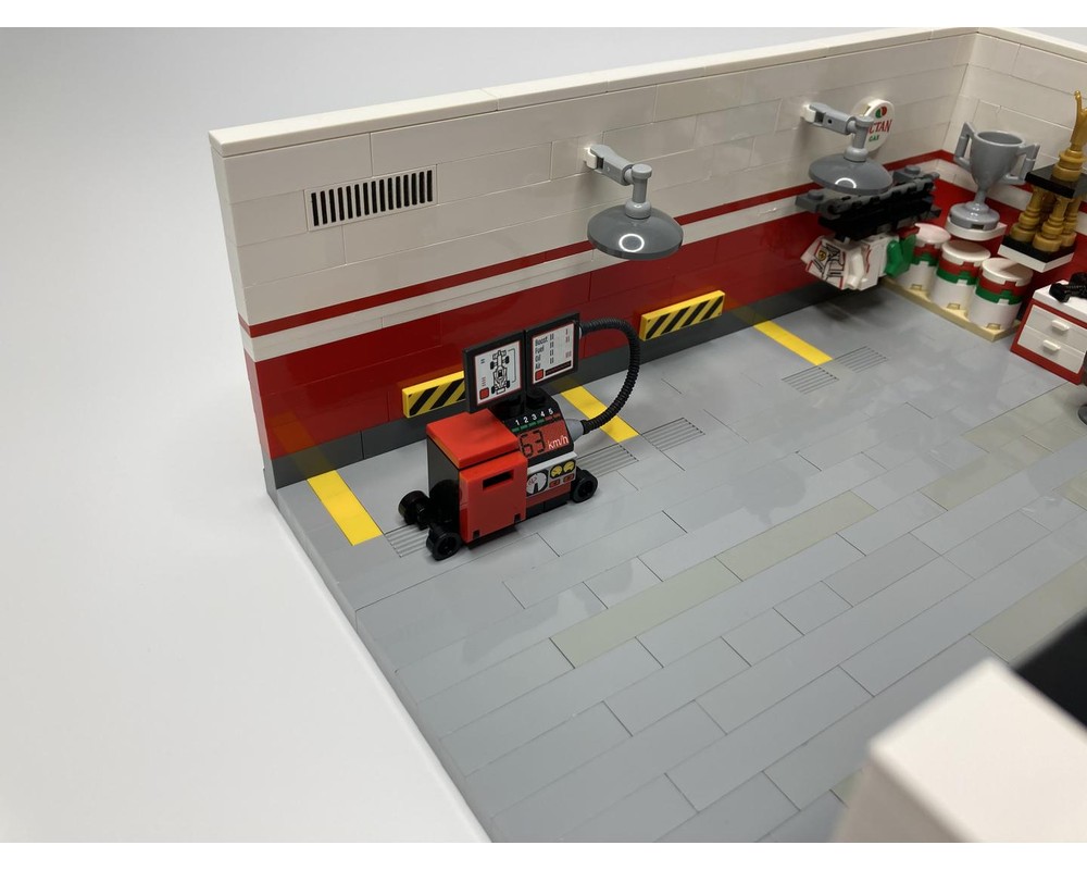 LEGO MOC Le Garage - Display Diorama by LeonhardJPG | Rebrickable ...