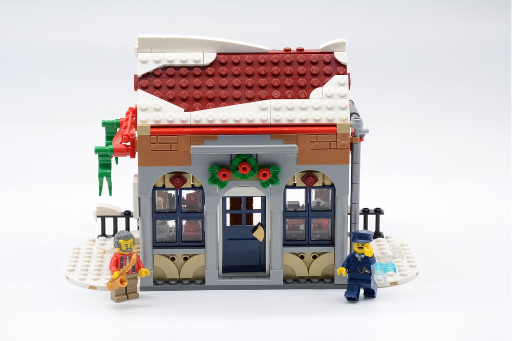 LEGO MOC 10308 Holiday Tram Station // Rebuild Your Set by Brickwood ...