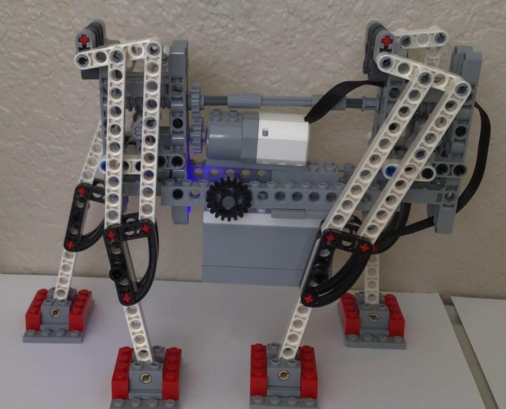 LEGO MOC Motorized Lego Walker by Dhwuvy | Rebrickable - Build with LEGO