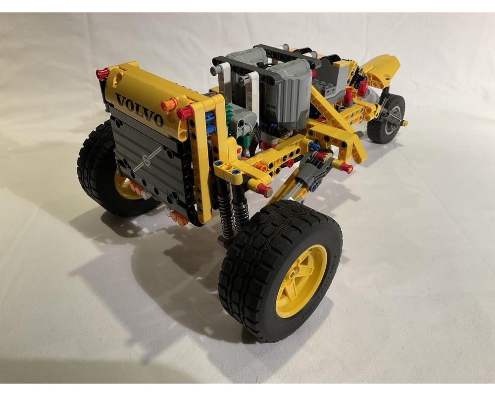 LEGO MOC Raw Road Runner by Pilkaï | Rebrickable - Build with LEGO