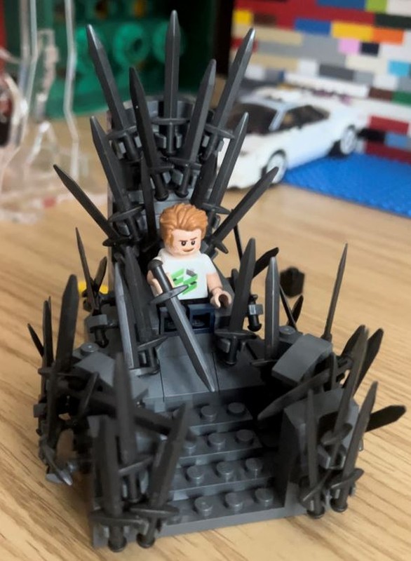 LEGO MOC The Iron Throne by FishandBricks | Rebrickable - Build with LEGO