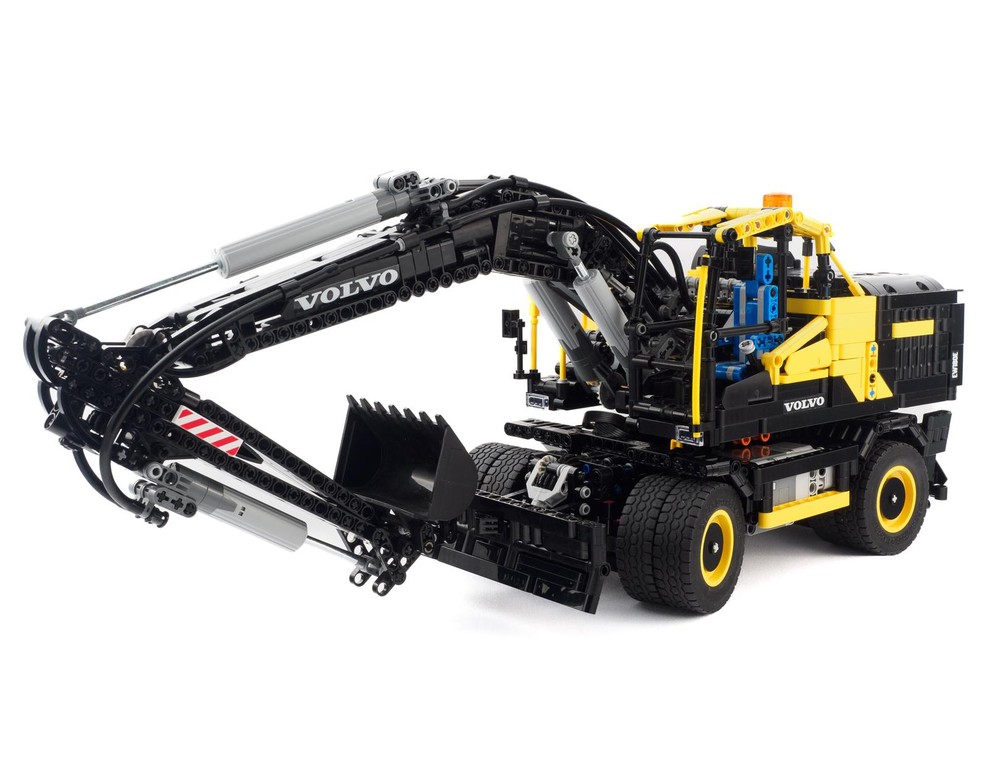 LEGO MOC RC Wheeled Excavator by EvertvW | Rebrickable - Build with LEGO