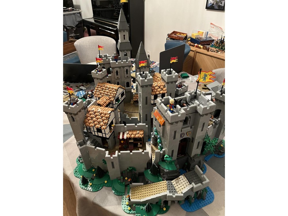 Lego Moc Extended Lion Knights Castle By Elvarim Rebrickable Build