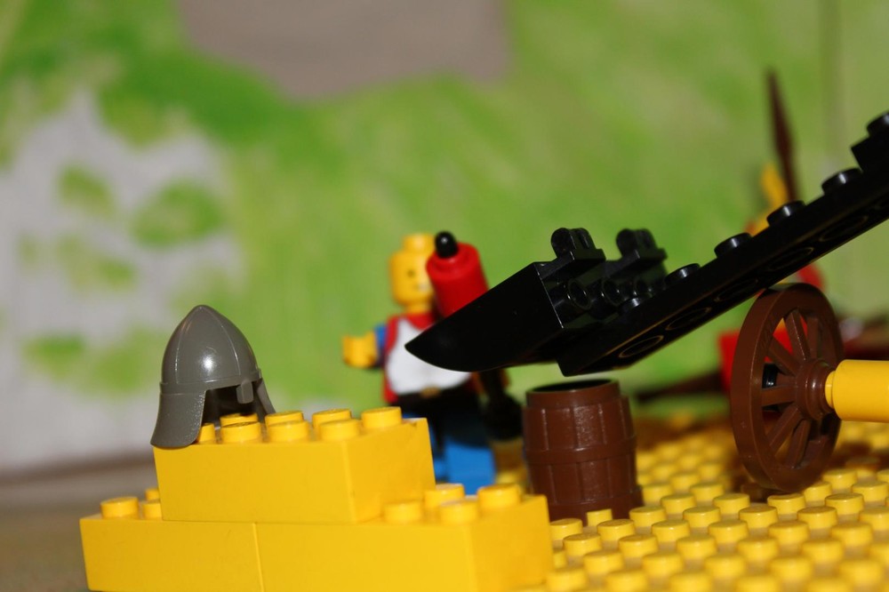 LEGO MOC 6039 Fire Catapult by Mandarini | Rebrickable - Build with LEGO