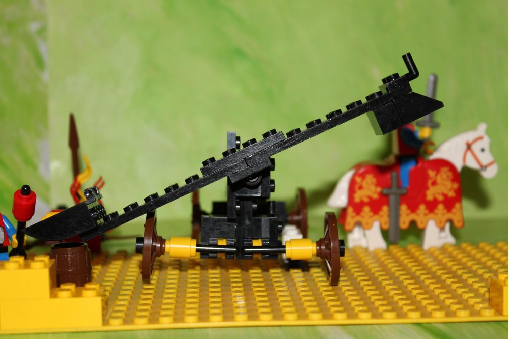 Lego Moc 6039 Fire Catapult By Mandarini Rebrickable Build With Lego