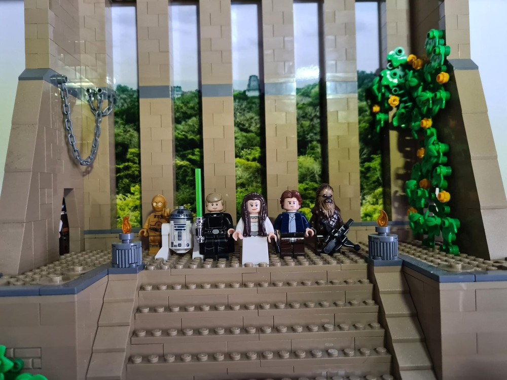 LEGO MOC-129938 Yavin 4 Temple, Grand Audience Chamber, minifig display ...