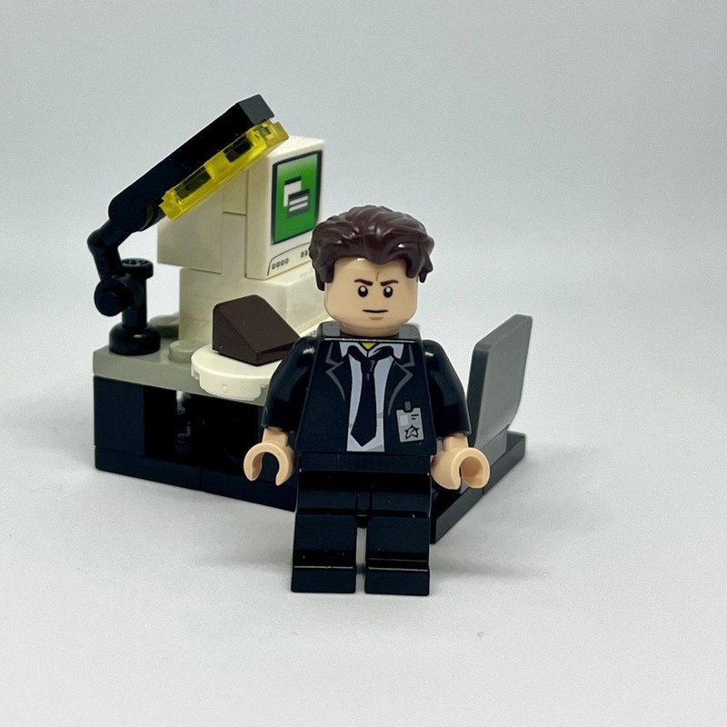 LEGO MOC Agent Mulder's Computer by ElCapybara | Rebrickable - Build ...
